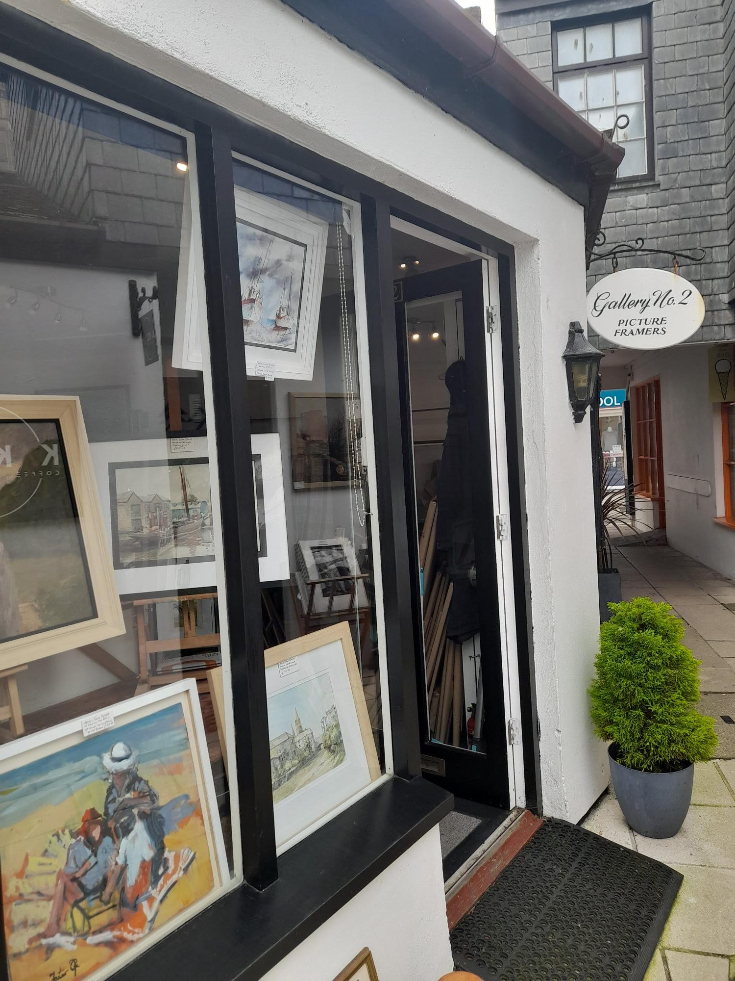 Gallery No 2 - Shopping in Truro